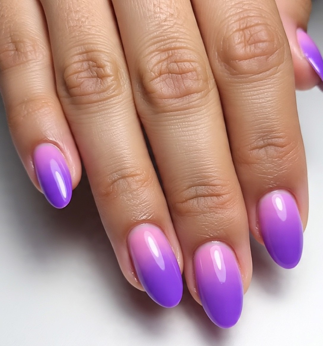 20 Diseños de Uñas Moradas Creativos y Súper Elegantes - SpikingInfo