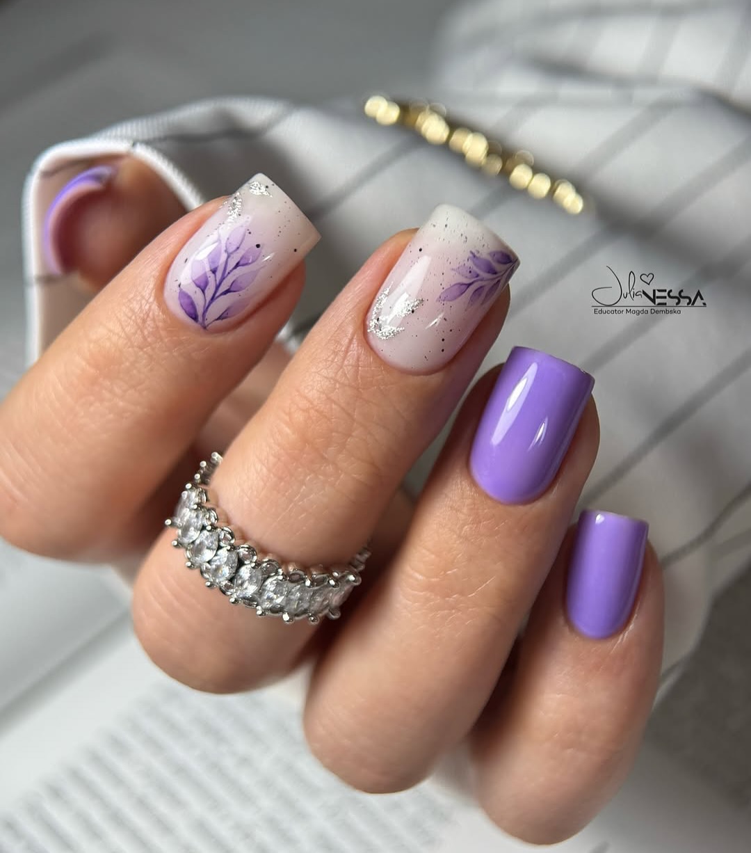 20 Diseños de Uñas Moradas Creativos y Súper Elegantes - SpikingInfo