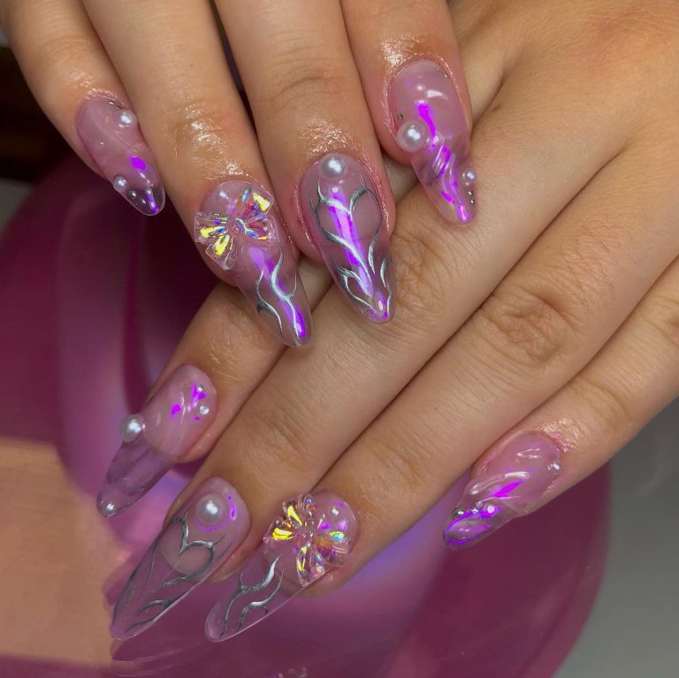 20 Diseños de Uñas Moradas Creativos y Súper Elegantes - SpikingInfo